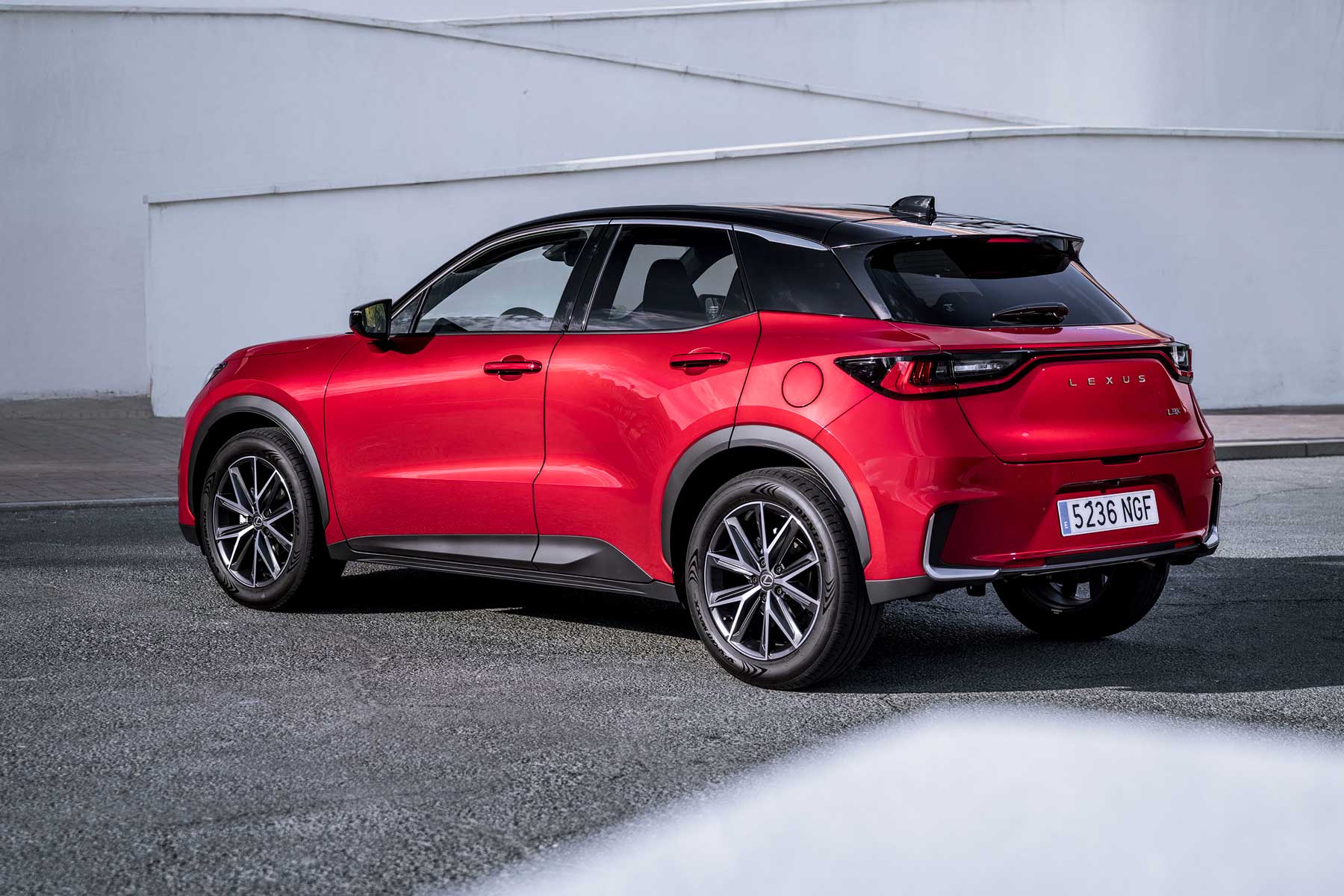 Lexus LBX 2026: Nueva gama del más vendido de la marca japonesa | Carwow