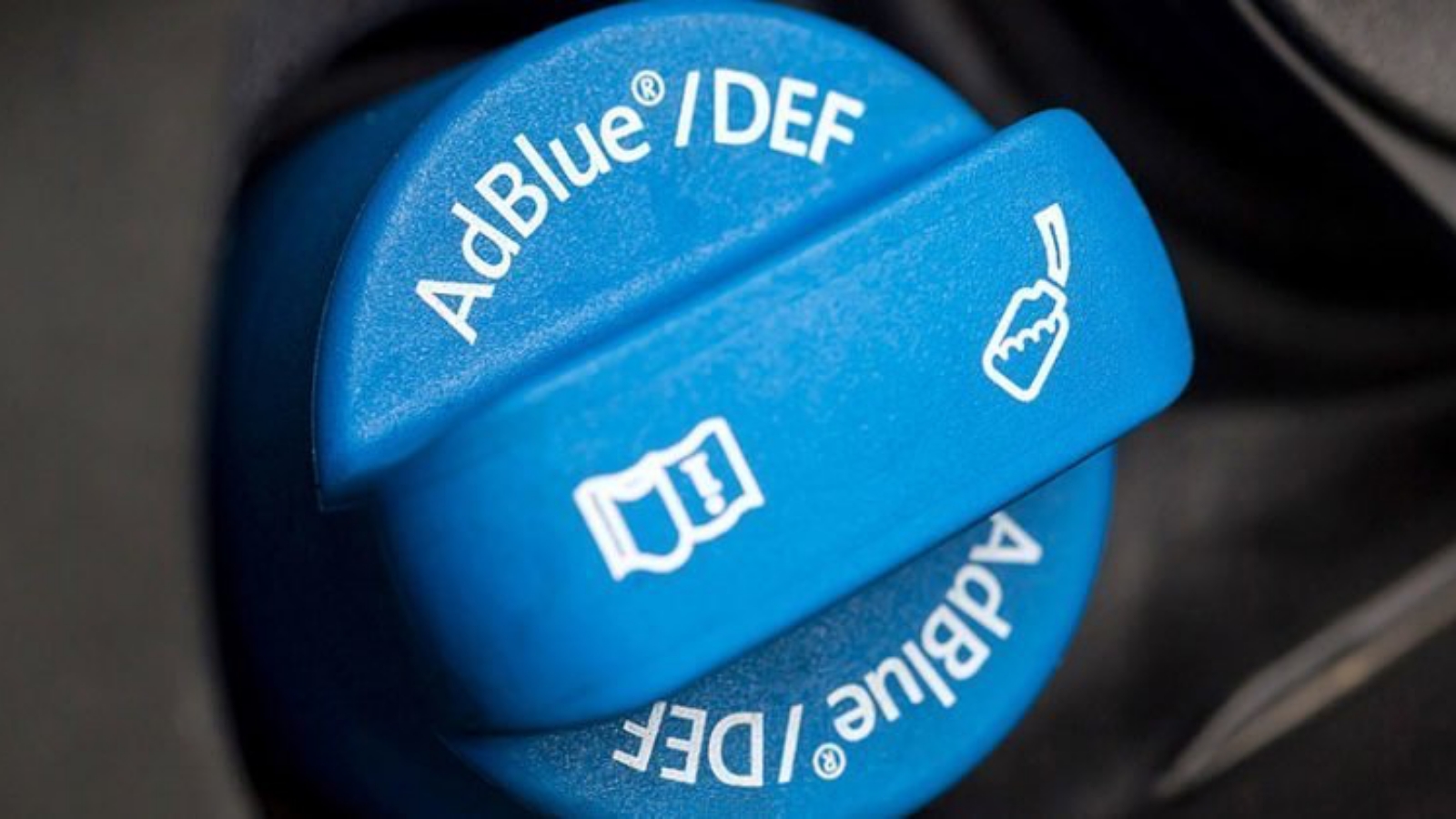Qué es el AdBlue de los diesel y para qué sirve | Carwow