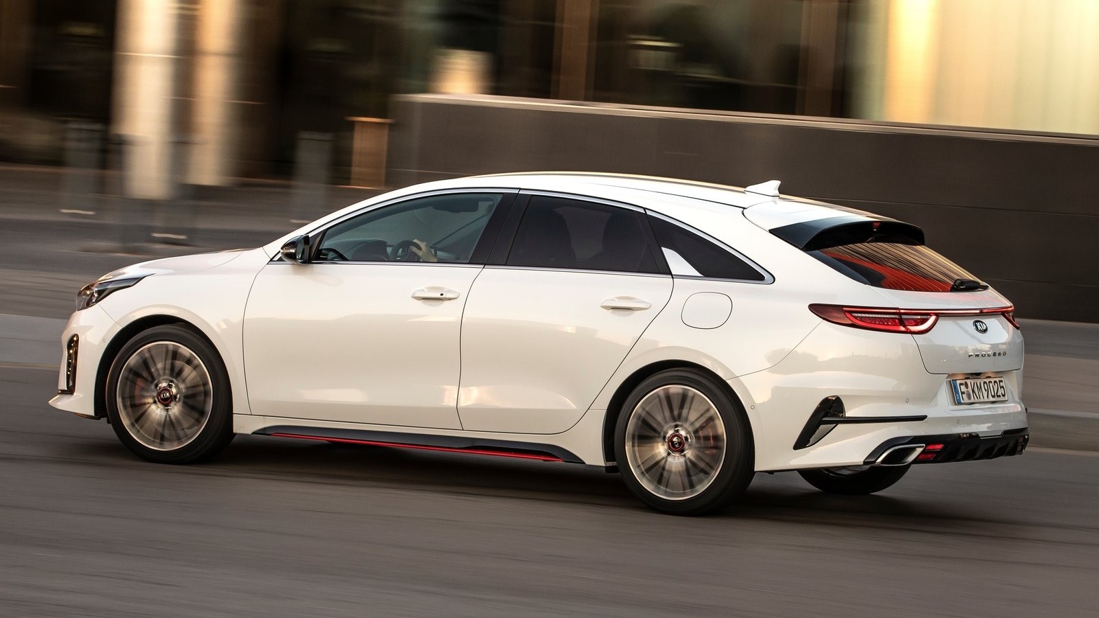 Comparativa: KIA Ceed Tourer vs KIA ProCeed ¿cuál es mejor? | Carwow